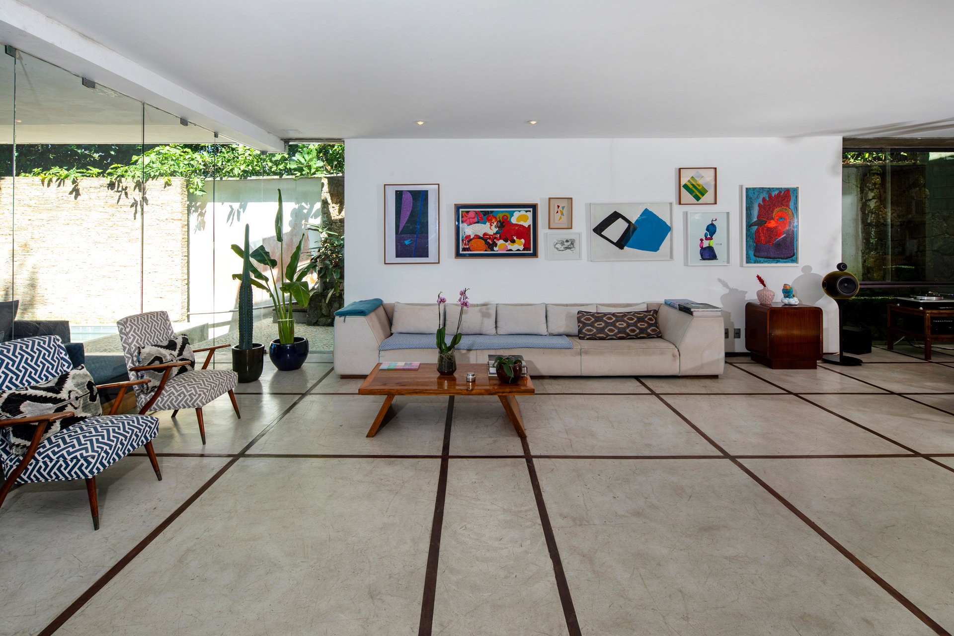 Rio002 - Luxury villa with sea view and pool in Joa | Latin Exclusive