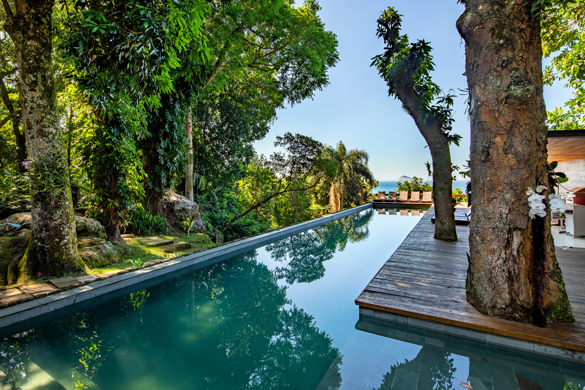 Rio002 - Luxury villa with sea view and pool in Joa | Latin Exclusive