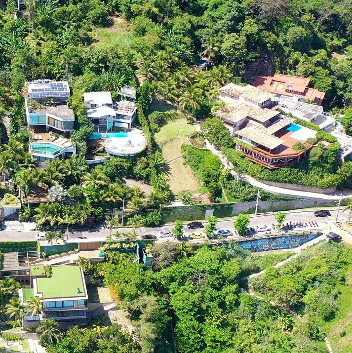 Rio402 - Large plot with sea view in Joá | Latin Exclusive